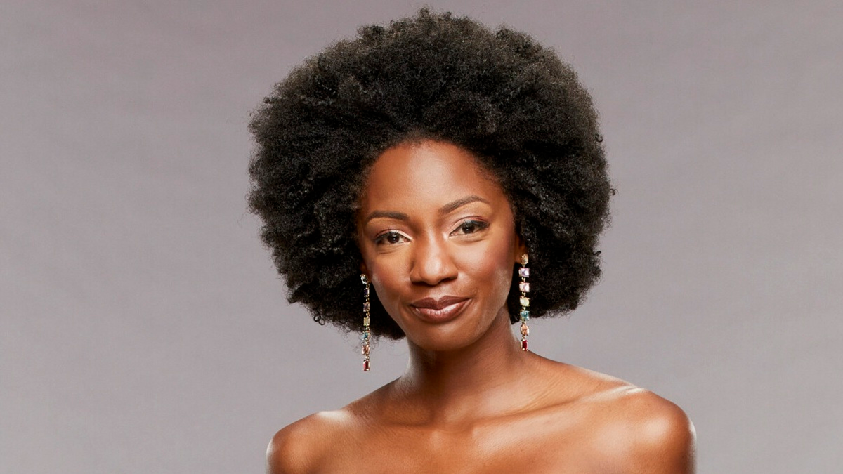 Big Brother alum Azah Awasum sings National Anthem at NFL game - Tea on TV