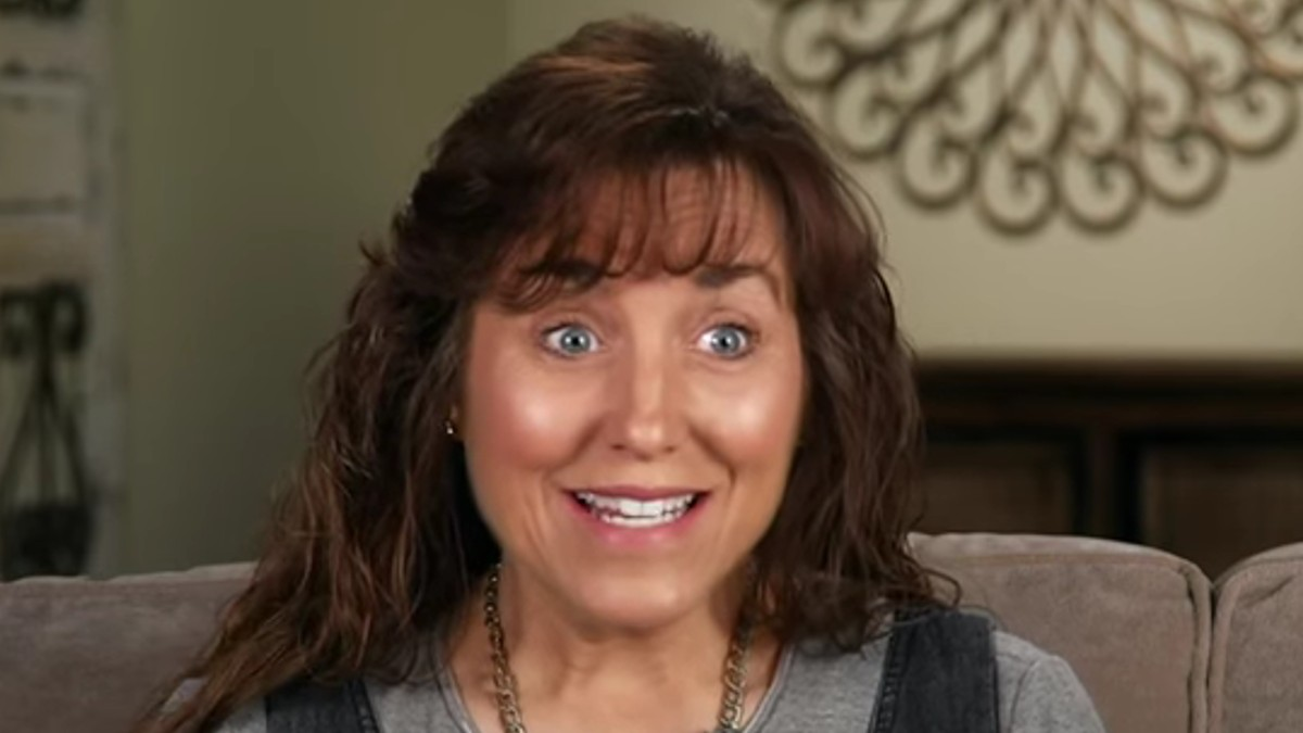 Michelle Duggar and daughters get awkward for Christmas